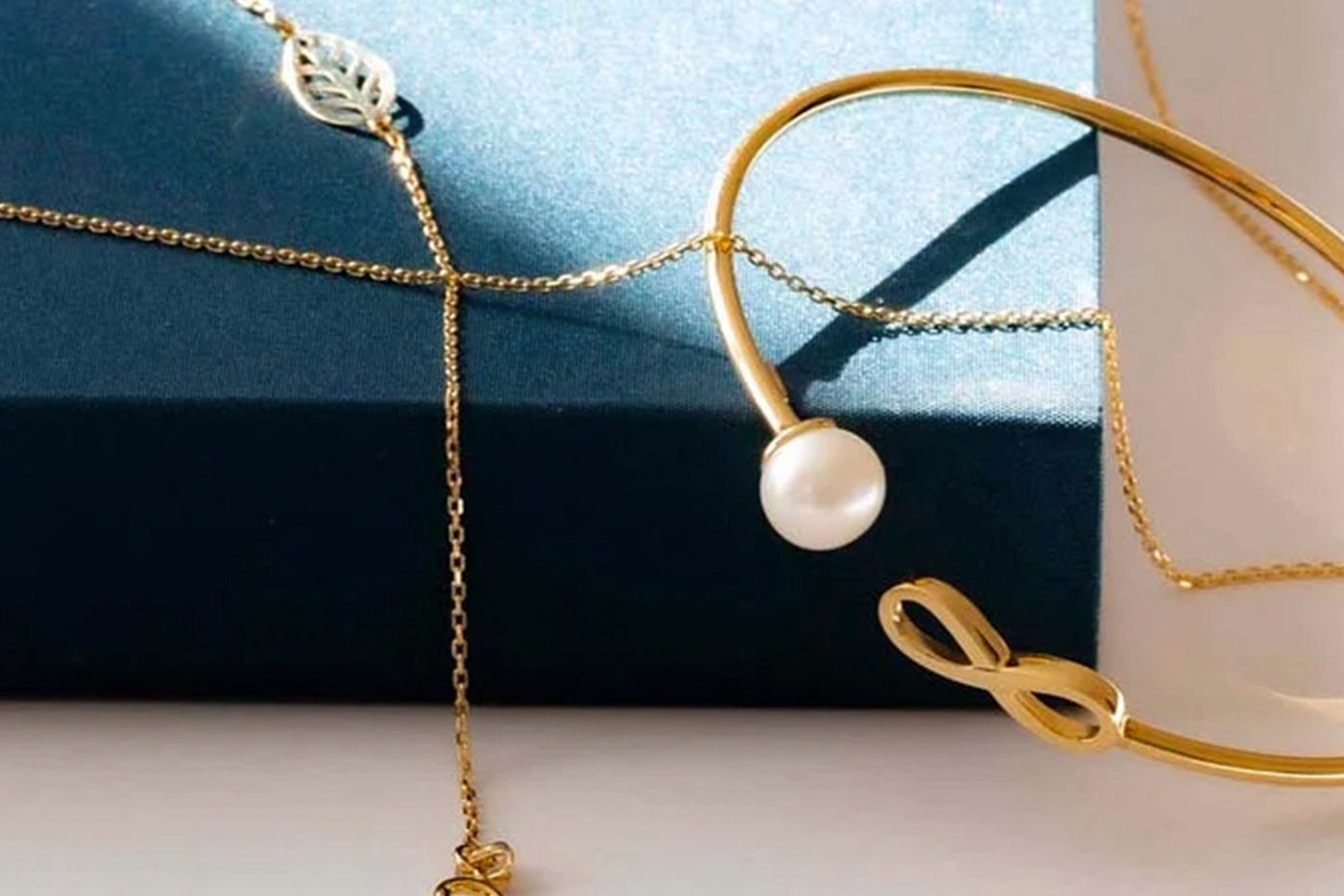 18ct Gold Jewellery – The Perfect Graduation Gift for Her | Auric Jewellery